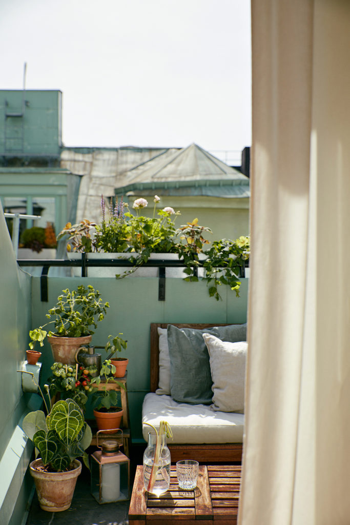 Eight Modern Urban Jungle Patios That are Perfect for Lounging Idle ...